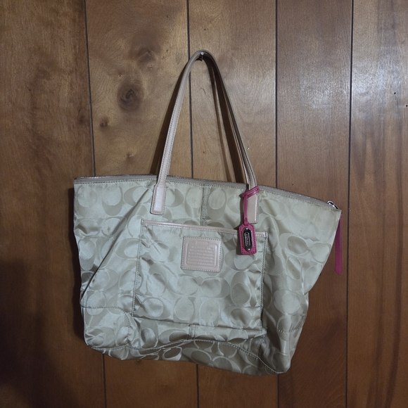 Coach | Bags | Coach 24862 Large Weekend Signature Nylon Zip Tote Khaki ...